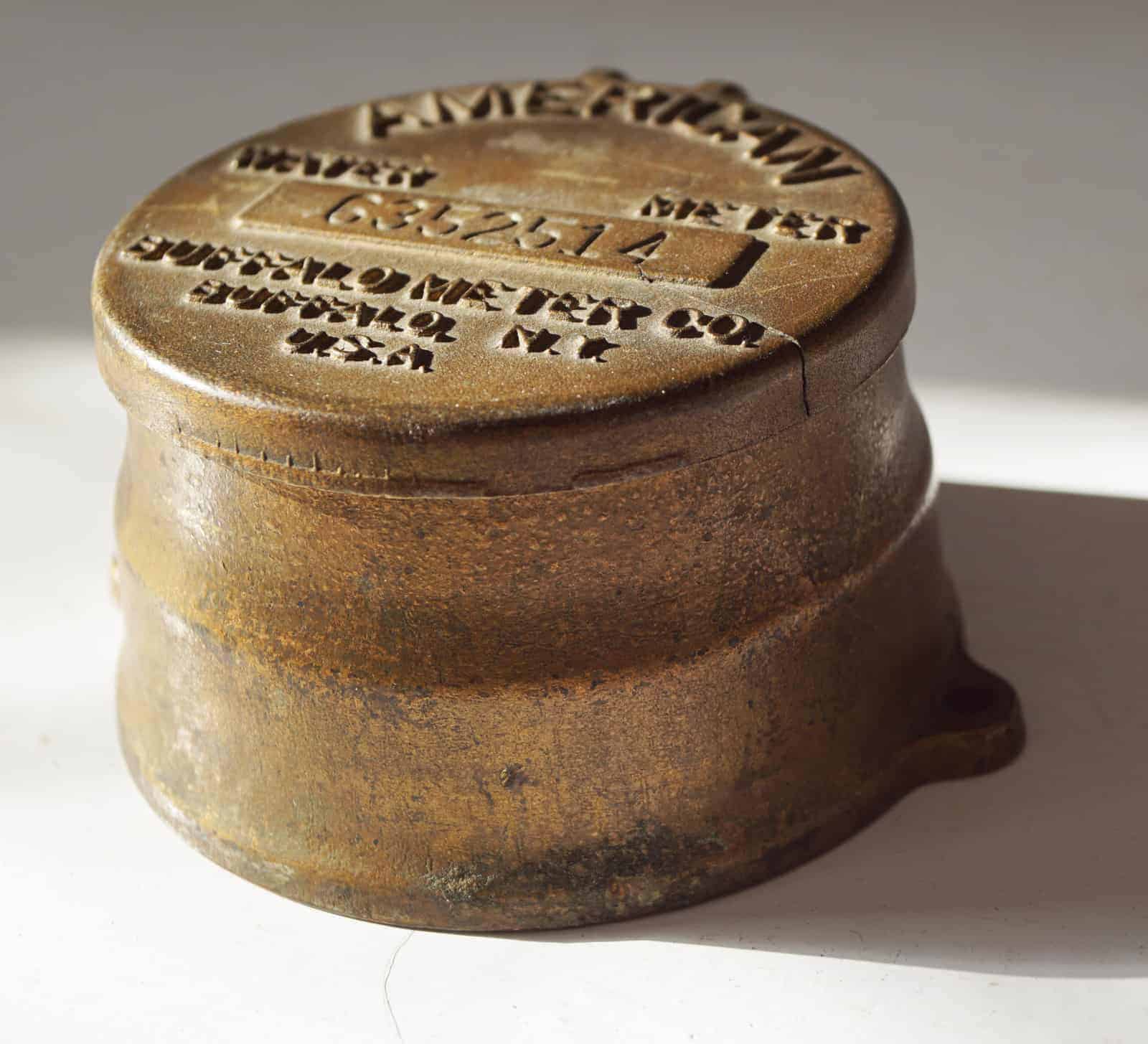 Messingdæksel til meter "Buffalo Meter Co" - Finurlium