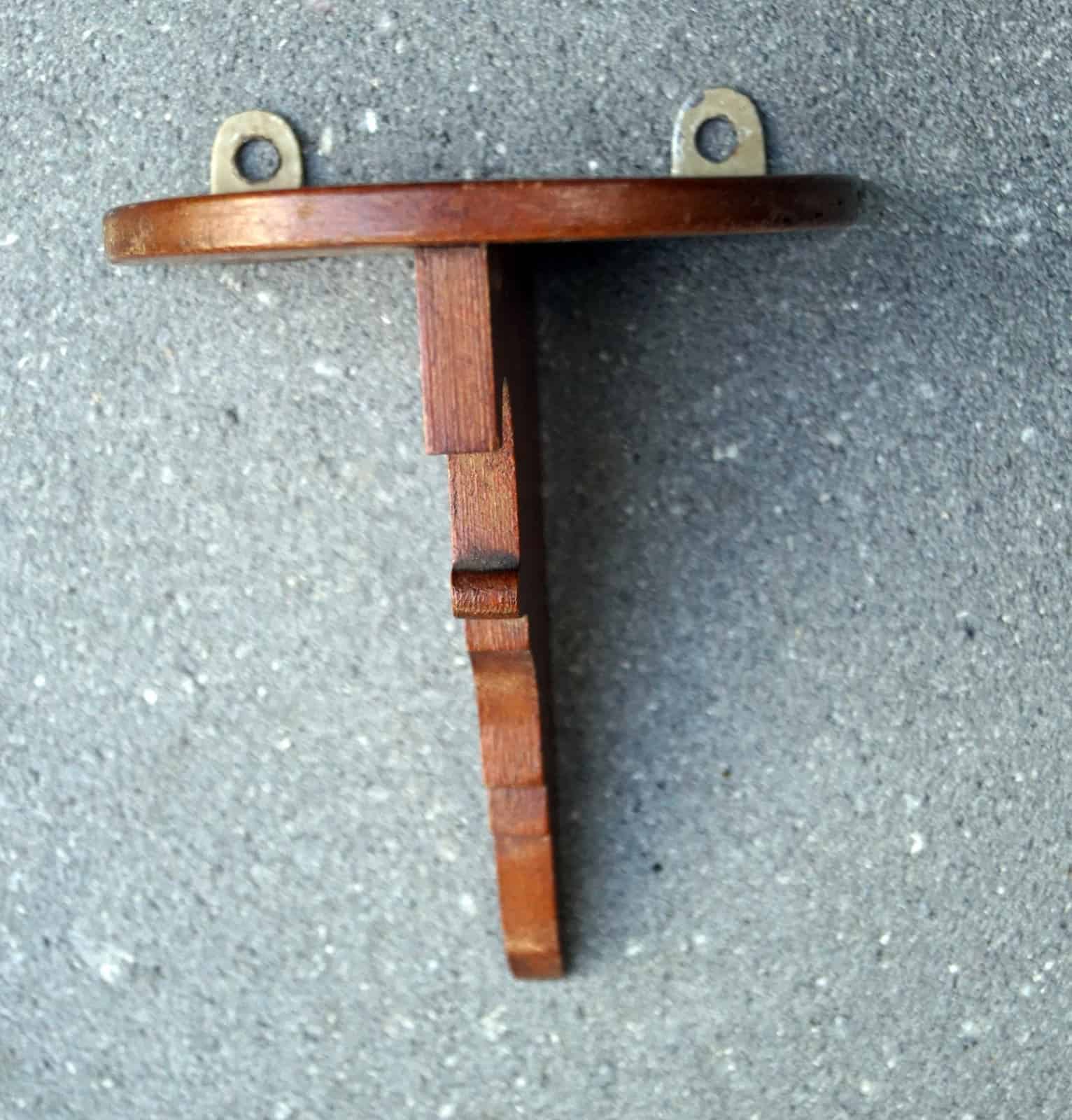 Lille hylde i teaktræ - Finurlium