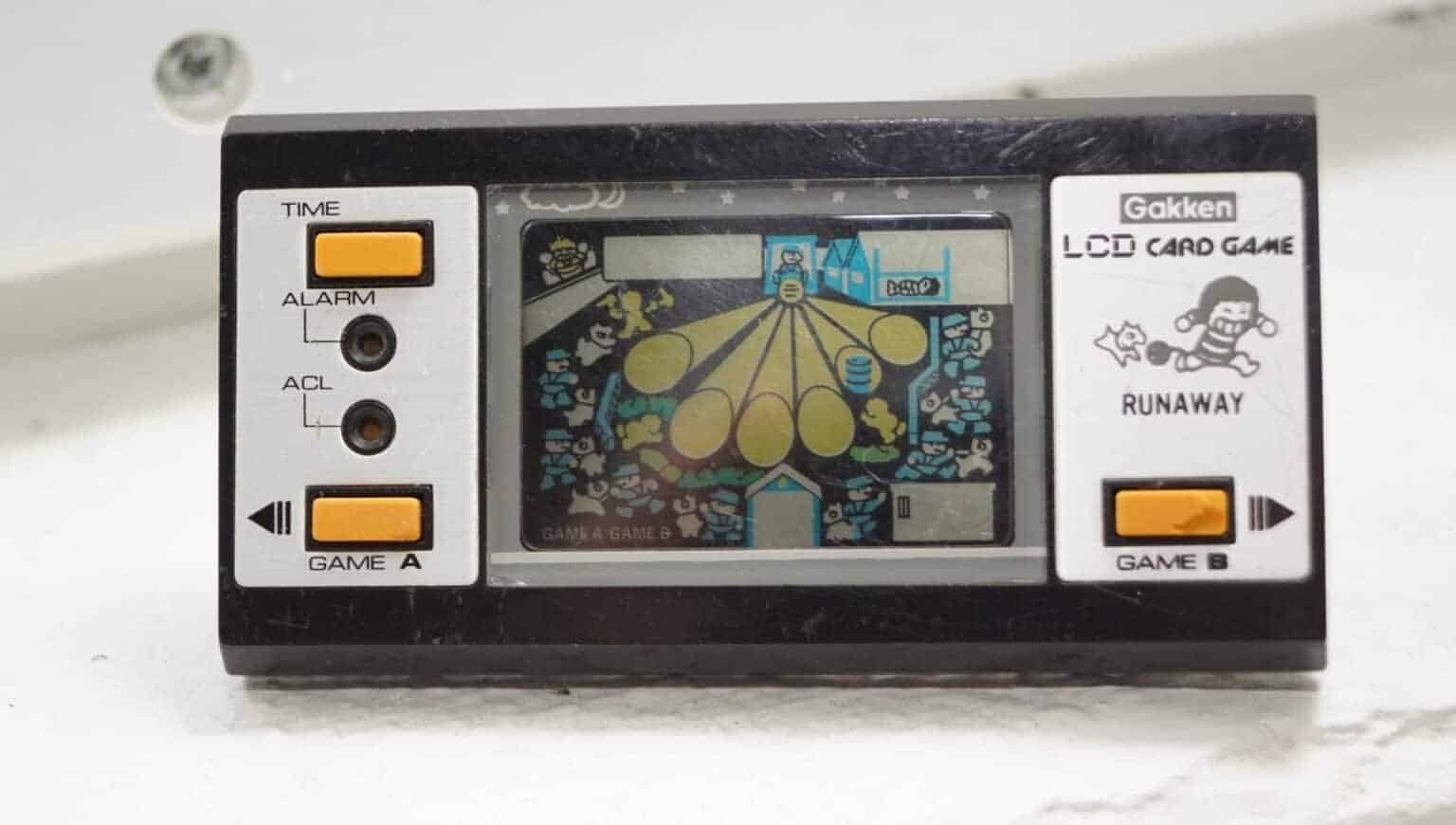 Gakken LCD card game. Runaway 1983 - Finurlium