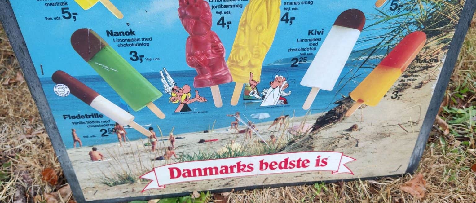 Premier IS. Skilt på krydsfiner. Ældre dato. Danmarks bedste IS - Finurlium