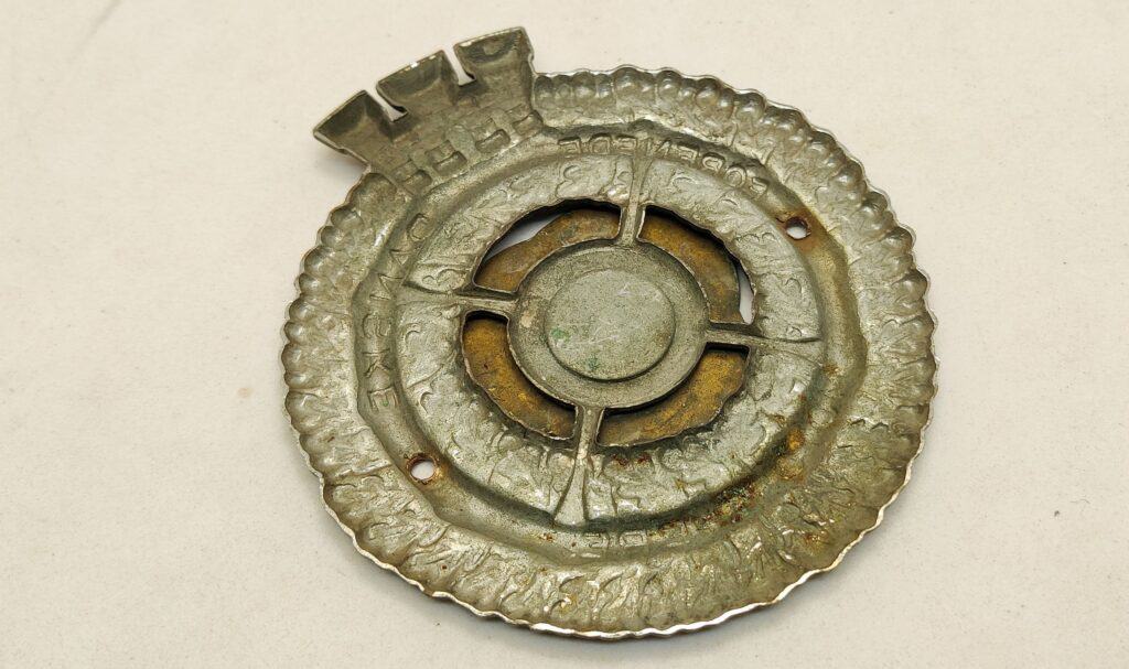 Forenede Danske Motorejere (FDM). Mærke / Emblem til bil. Emaljeskilt ...